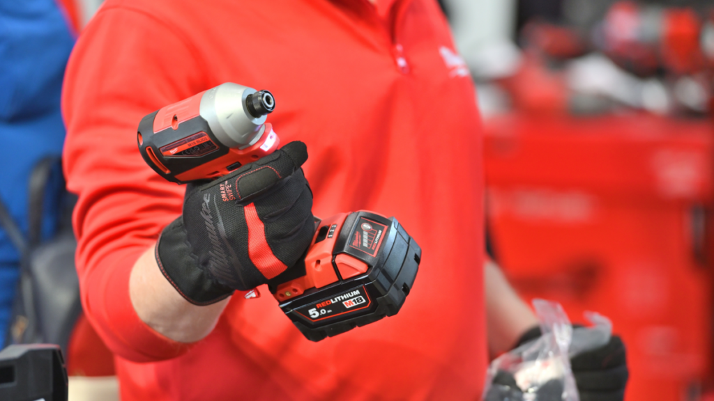 Ce kit Milwaukee Nine-Tool est de 45% pour la fête du Travail | Vie ...