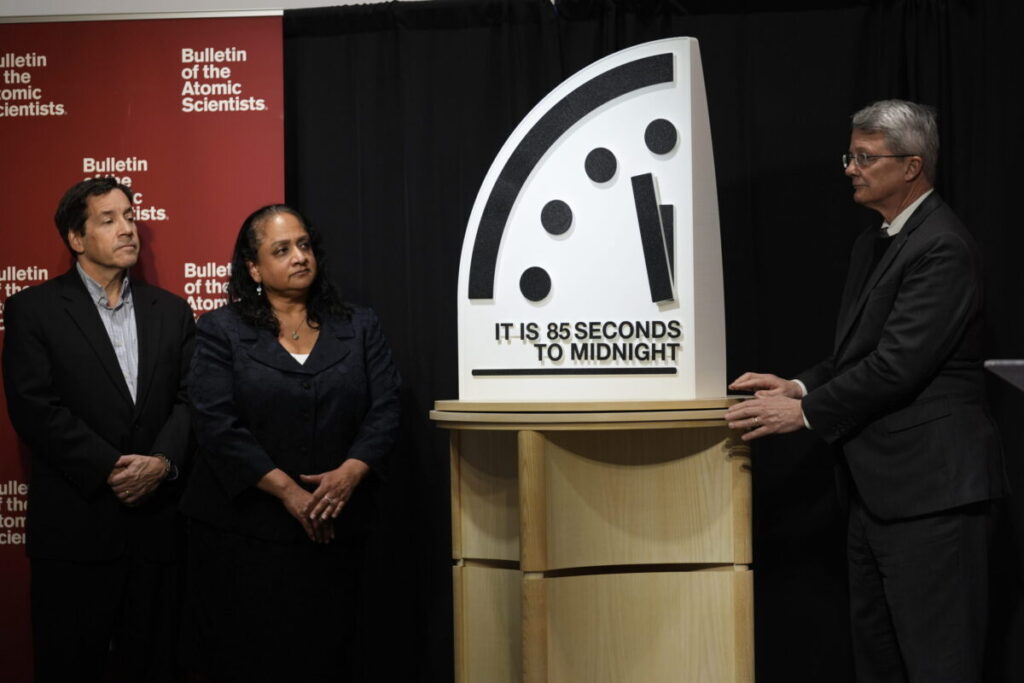 "Doomsday Clock" 85 secondes avant minuit : l'humanité est plus proche ...