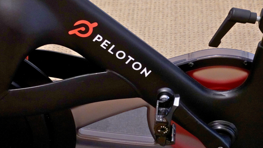 Peloton vient de lancer un programme de formation Hyrox de 12 semaines ...
